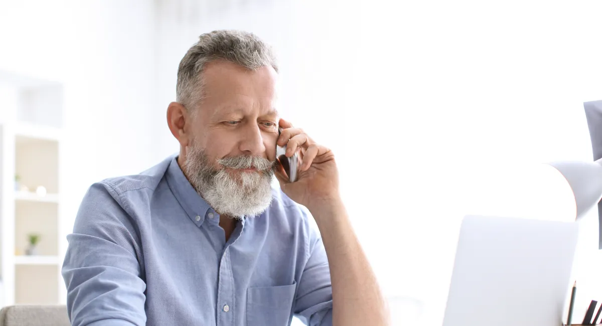 Col blanc | Cégep Marie-Victorin